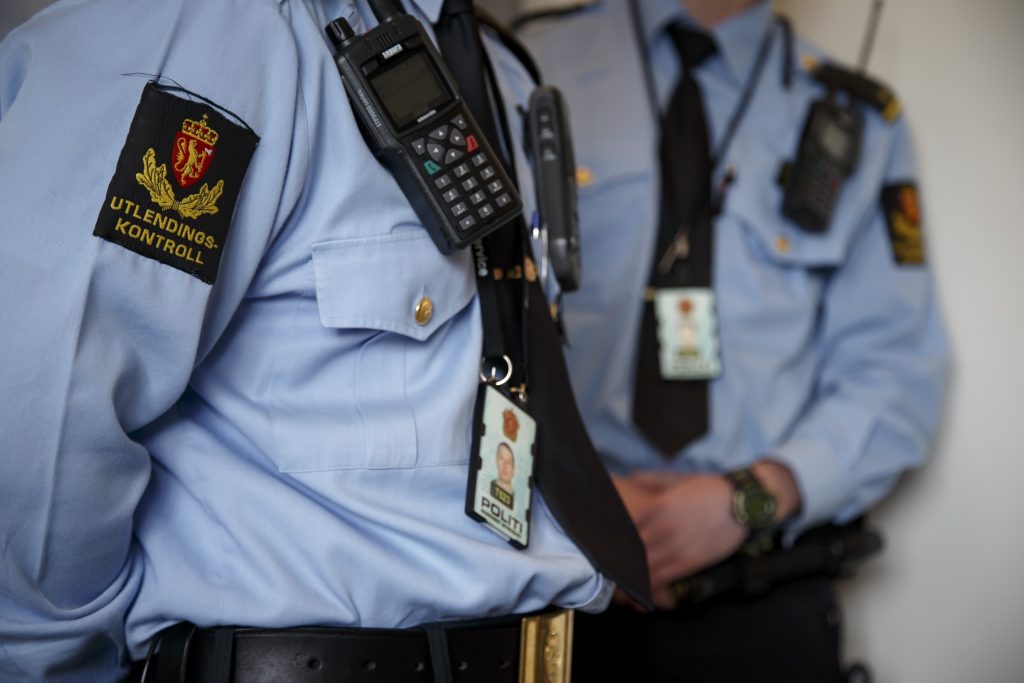 Psykologforening sammenligner politiets metoder på Trandum med tortur ...